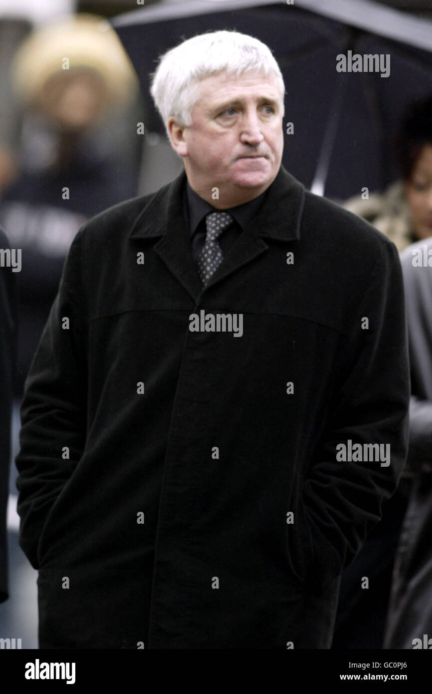 Liverpool player david johnston arrives sheffield cathedral funeral ...