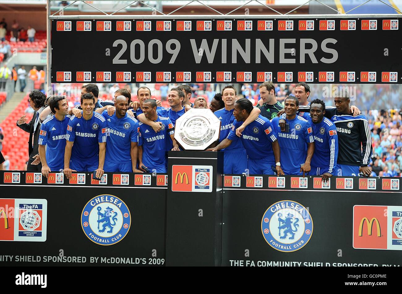 Chelsea players celebrate winning the Community Shield Stock Photo - Alamy