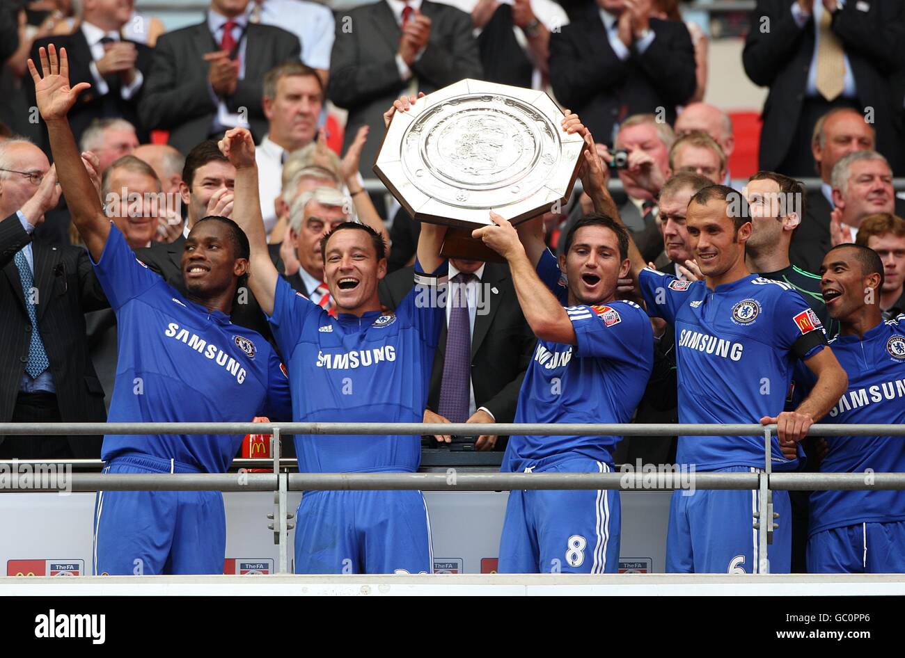 Frank lampard celebrate with the community shield hi-res stock ...