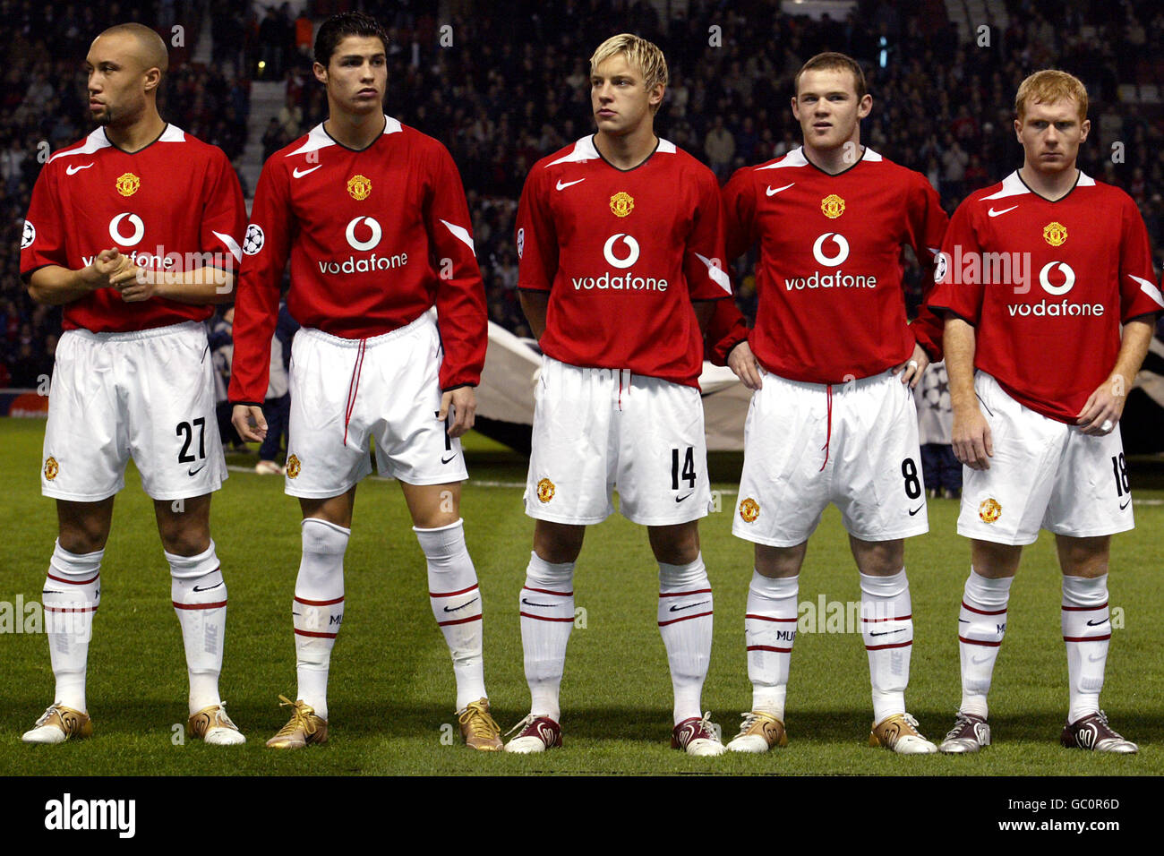 Manchester united team line up hi-res stock photography and images - Alamy