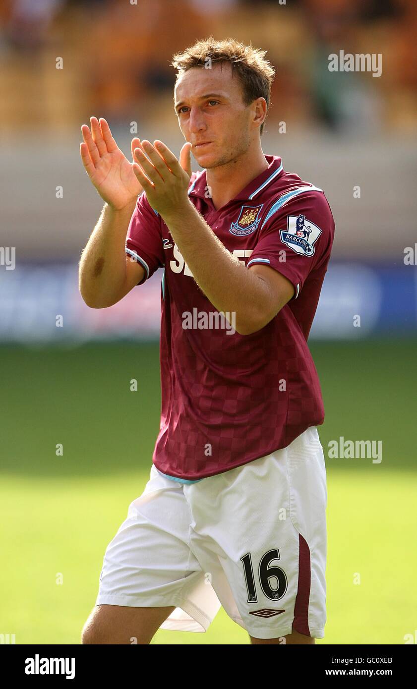 Mark noble celebrates victory hi-res stock photography and images - Alamy
