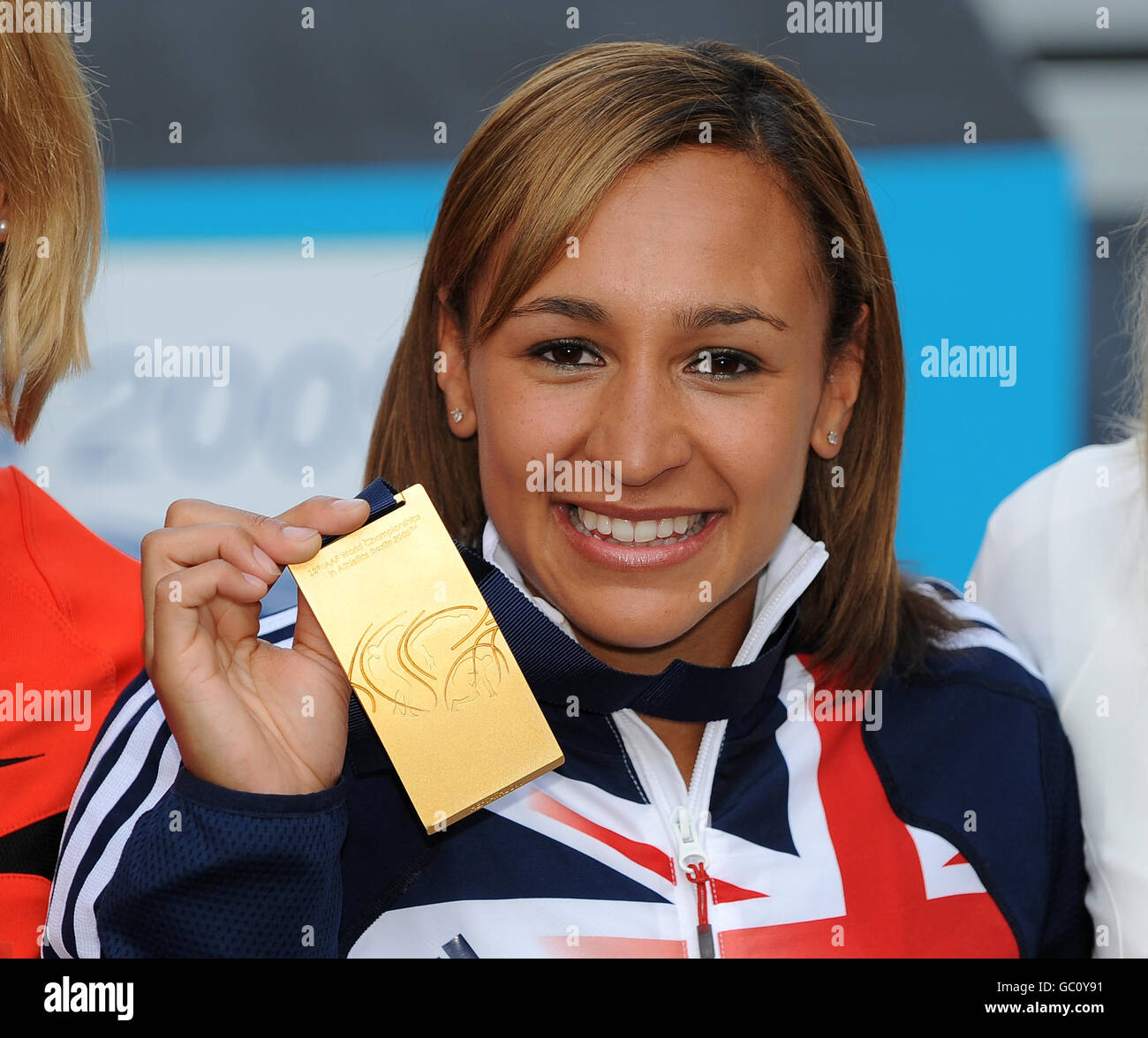 Great Britain's Jessica Ennis shows off her Gold Medal for the Women's ...