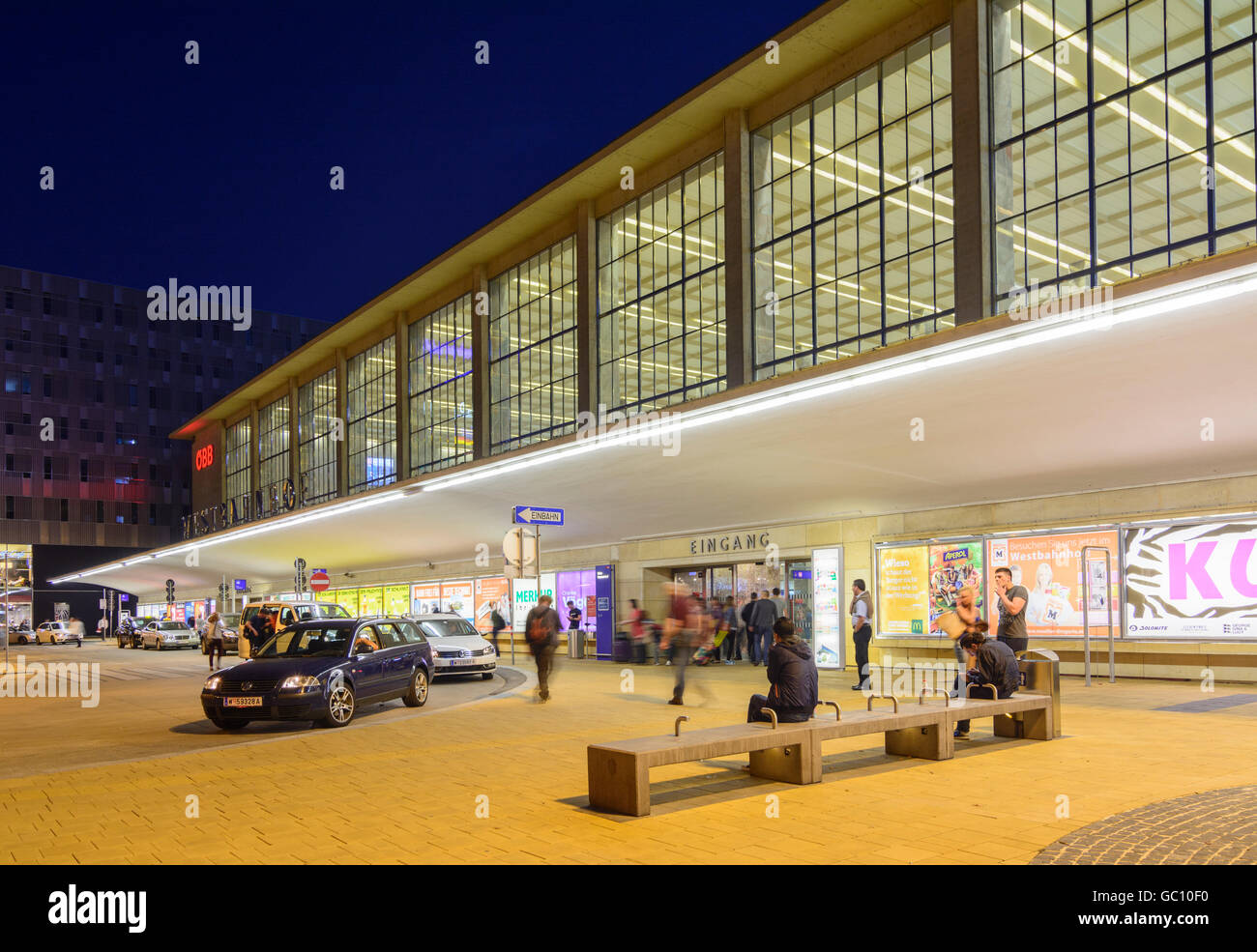 Vienna obb railway station westbahnhof austr hi-res stock photography ...
