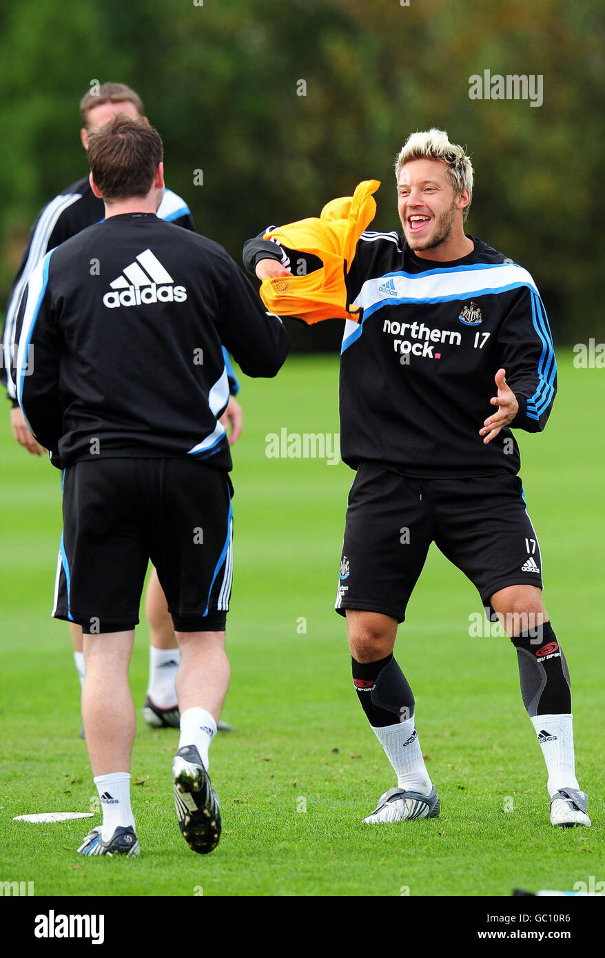 Sport football training smiling alan smith hi-res stock photography and ...