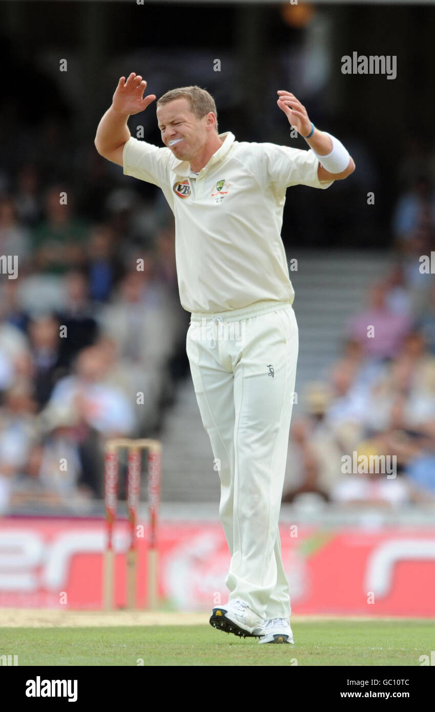 Australias peter siddle reacts hi-res stock photography and images - Alamy