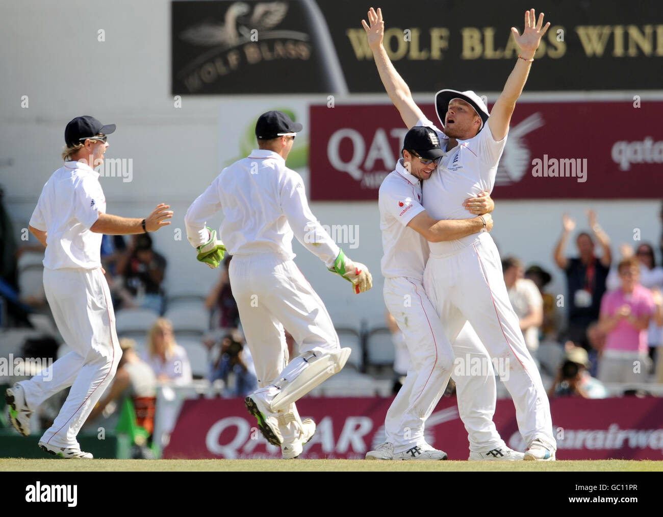 Sport cricket arms raised happy andrew flintoff hi-res stock ...