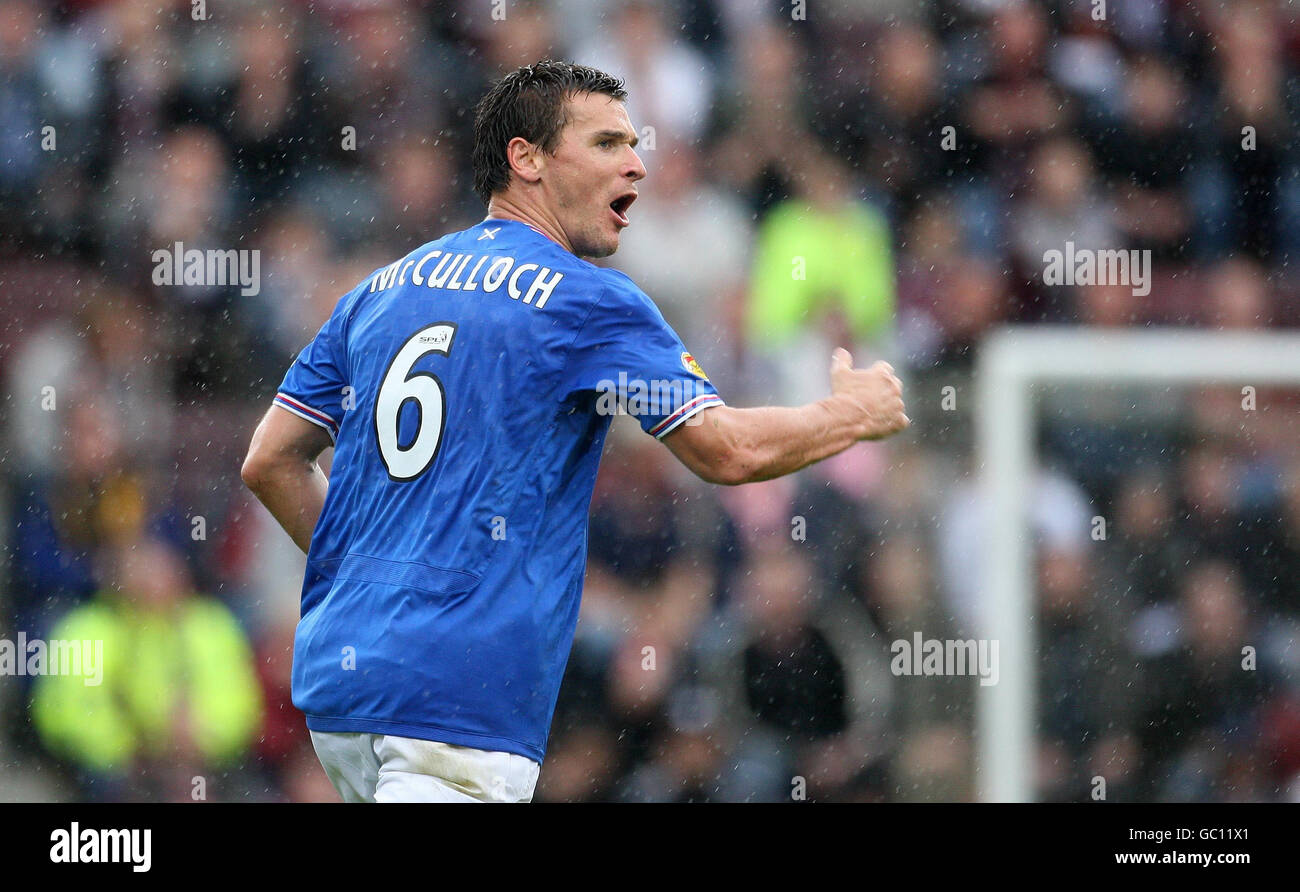 Footballer goal celebration hi-res stock photography and images - Alamy