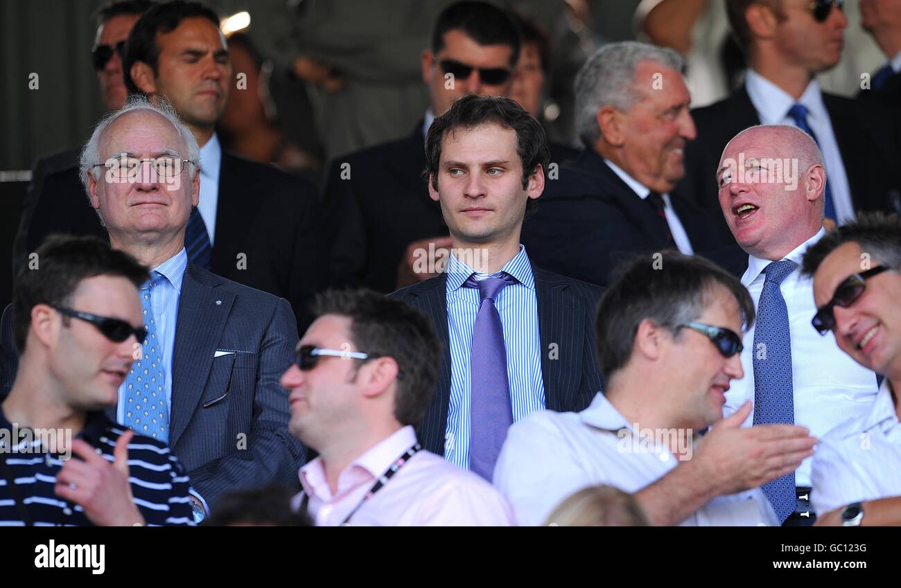 Chelsea chief executive peter kenyon right in the stands hi-res stock ...
