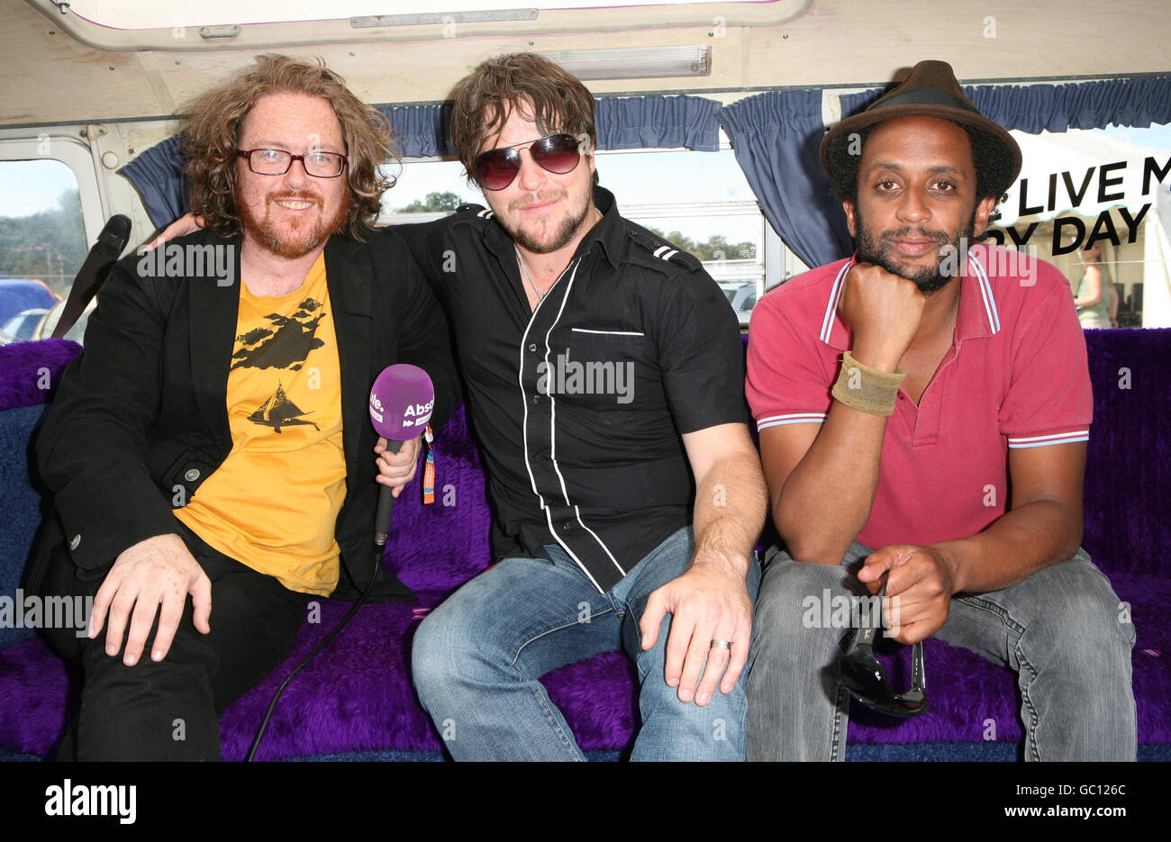 Showbiz absolute hi-res stock photography and images - Alamy