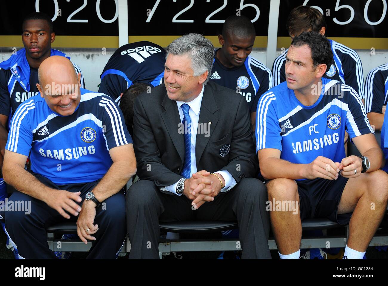 Chelsea manager Carlo Ancelotti (center) with assistant first team ...