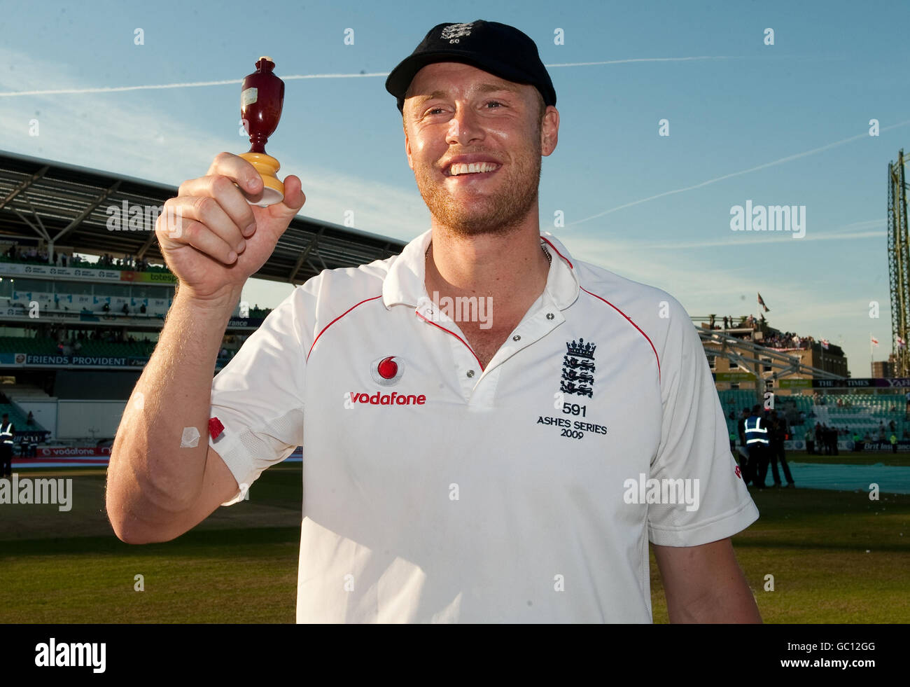 Freddie flintoff ashes hi-res stock photography and images - Alamy