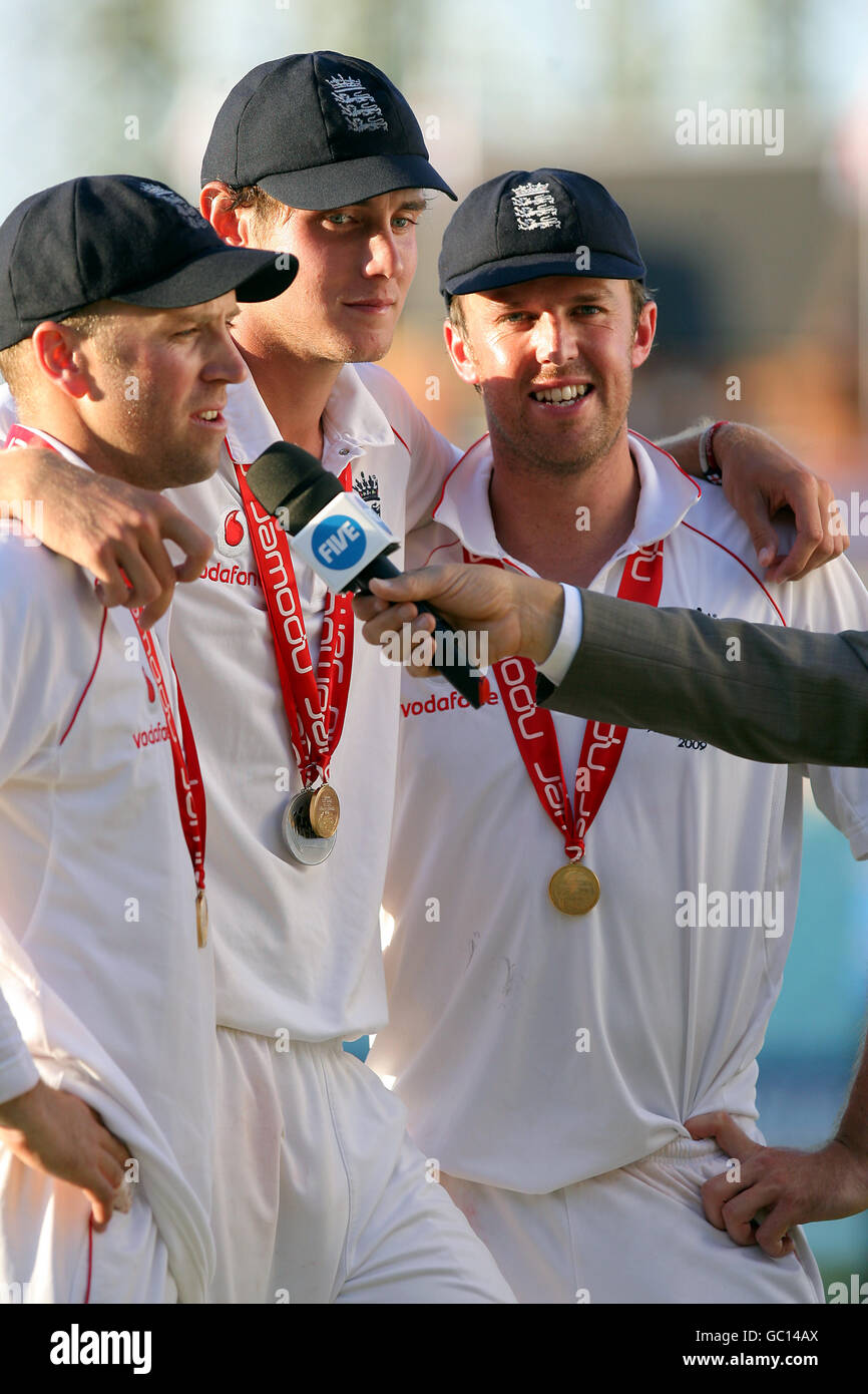 (left-right) England's Matt Prior, Stuart Broad and Graeme Swann are ...
