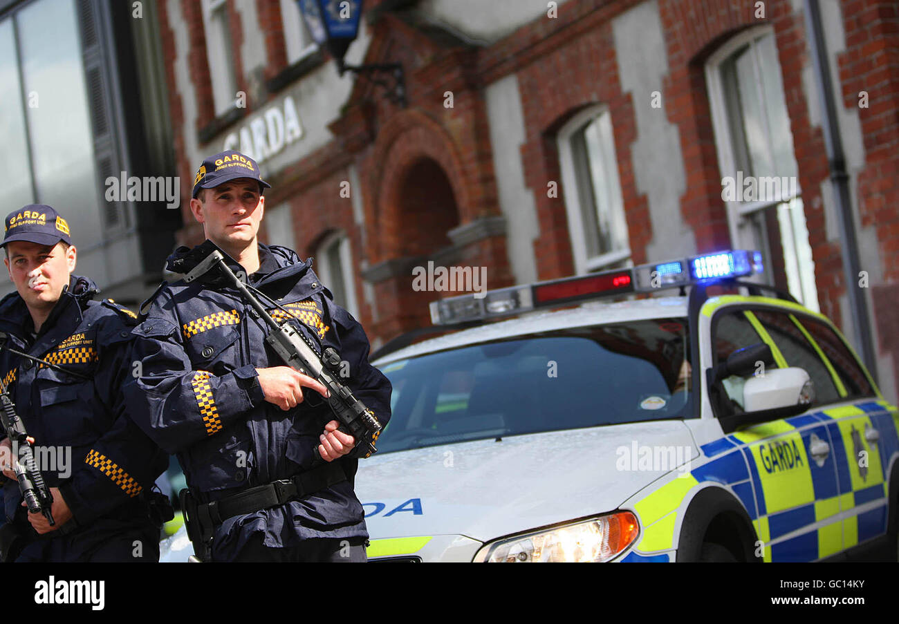 Garda armed response unit hi-res stock photography and images - Alamy