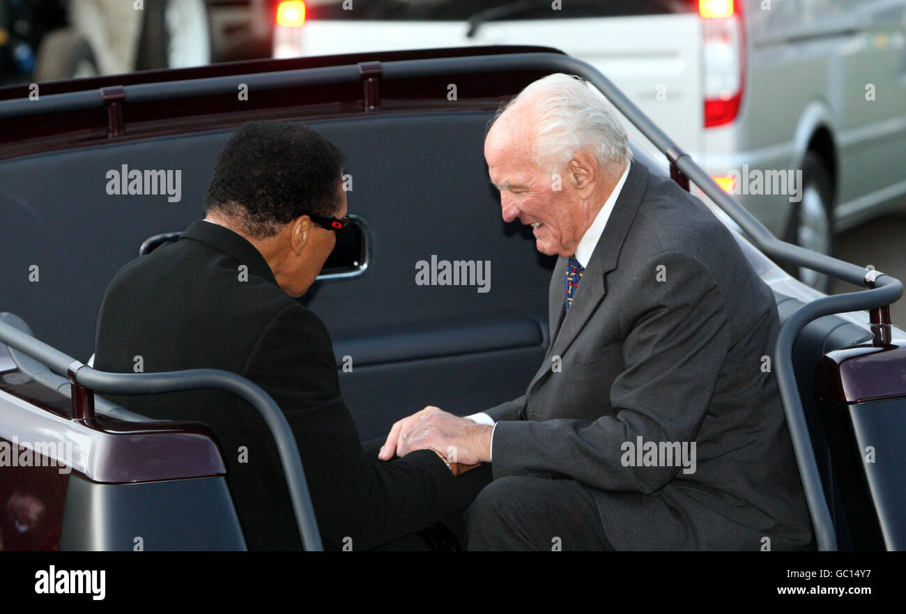 Fighter henry cooper hi-res stock photography and images - Alamy