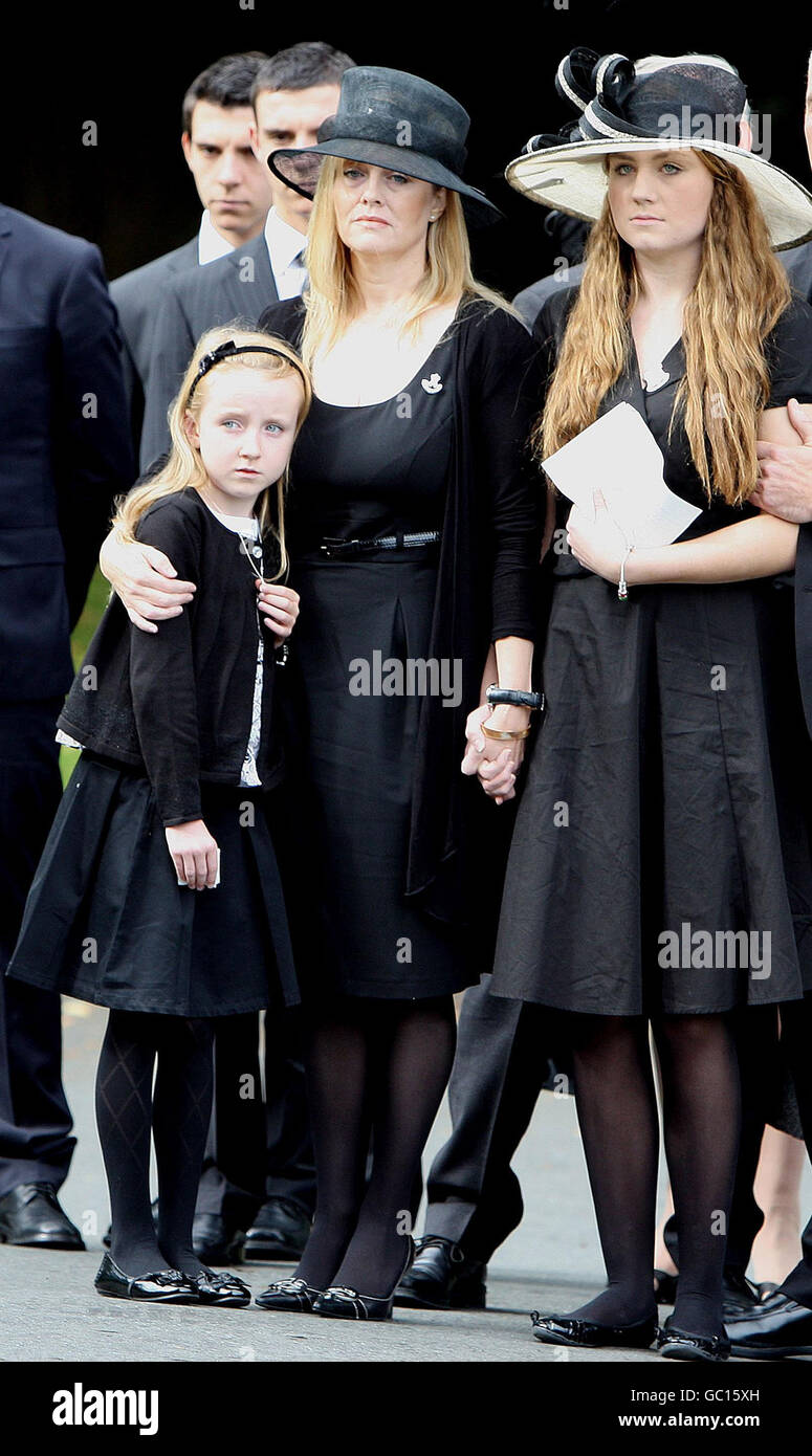 News funeral children ireland hi-res stock photography and images - Alamy