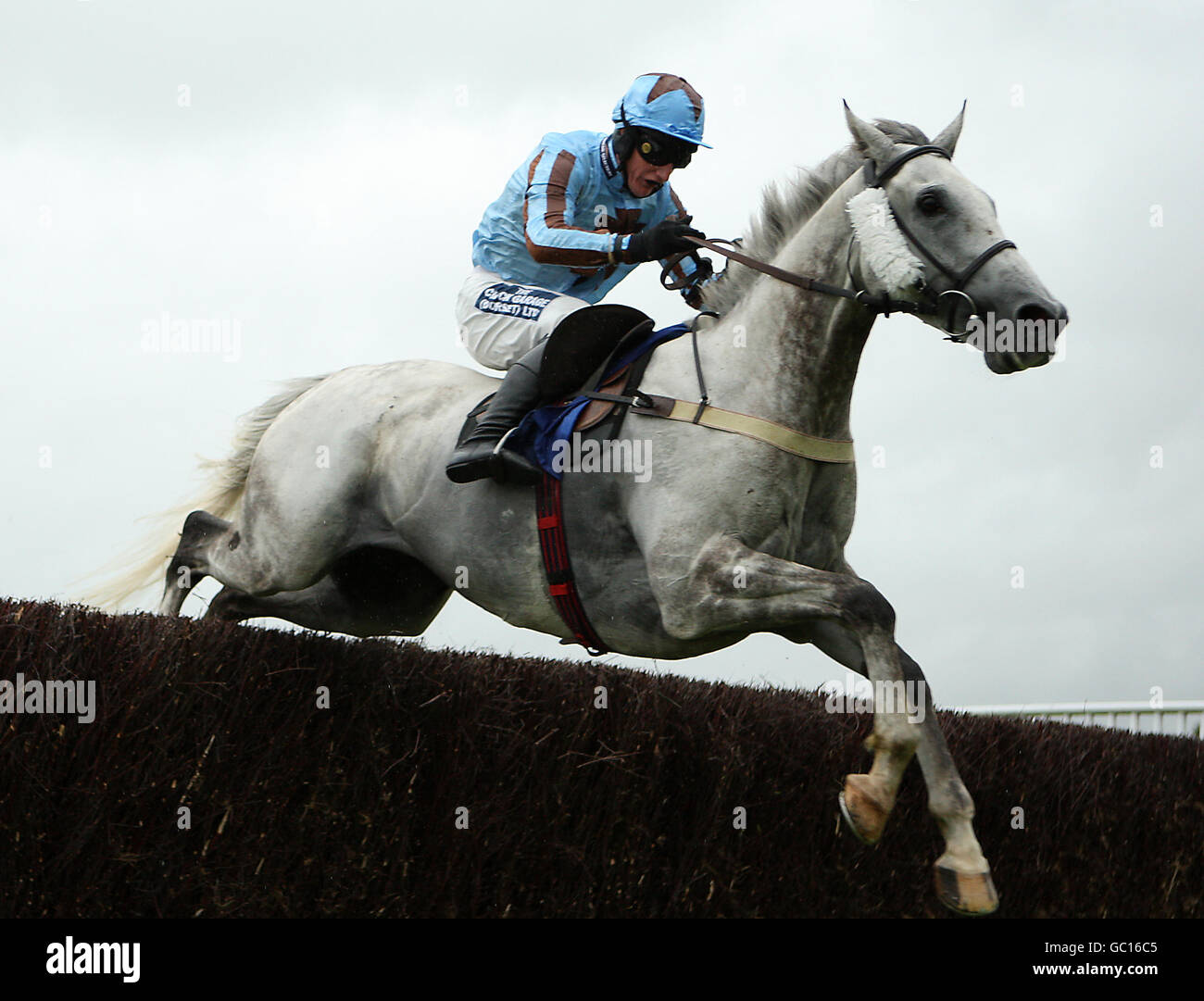 Summer holiday raceday hi-res stock photography and images - Alamy