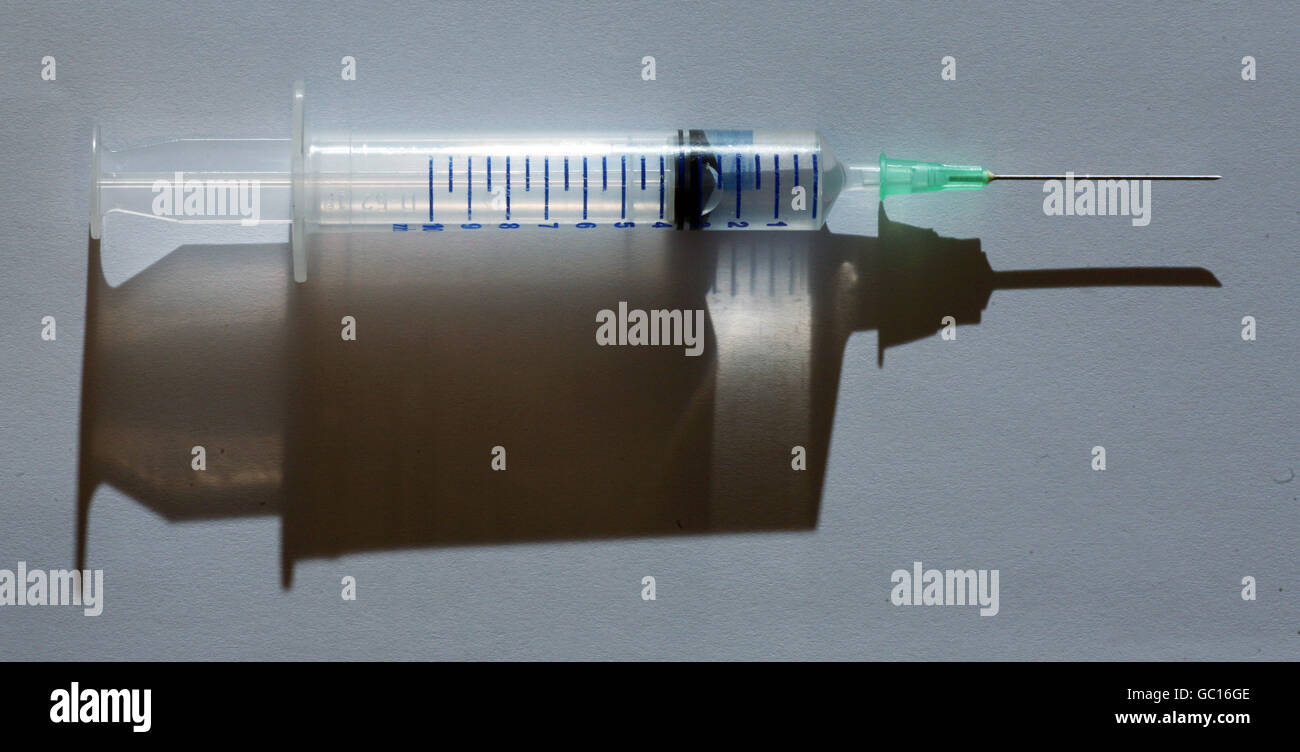 Syringe inject hi-res stock photography and images - Alamy