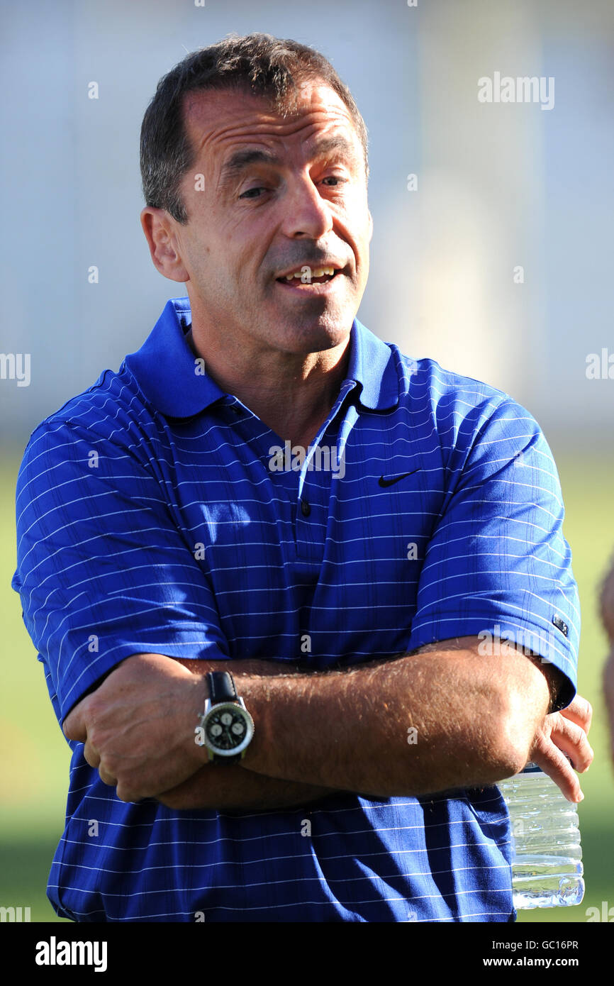 Racing metro 92 coach hi-res stock photography and images - Alamy