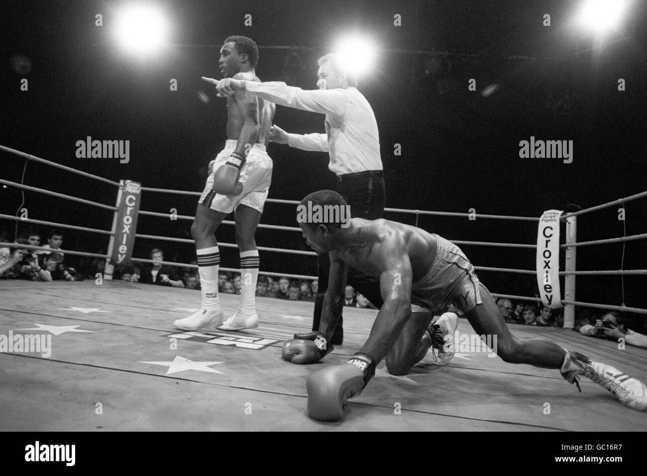 Knock Knees High Resolution Stock Photography and Images - Alamy