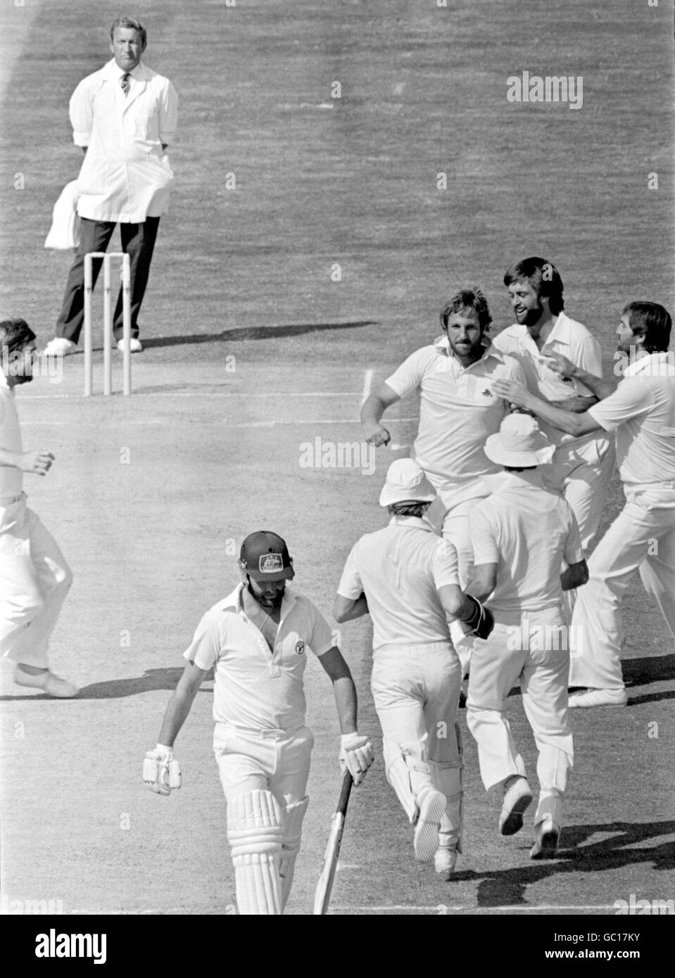 Graham gooch and bob taylor hi-res stock photography and images - Alamy