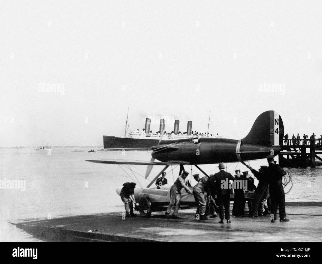 Won schneider trophy hi-res stock photography and images - Alamy