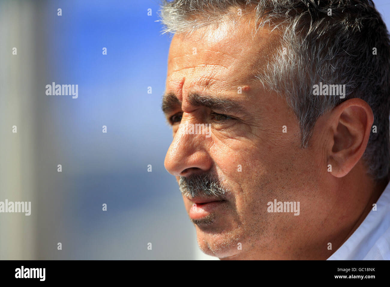 Real sporting de gijons coach manuel preciado hi-res stock photography ...