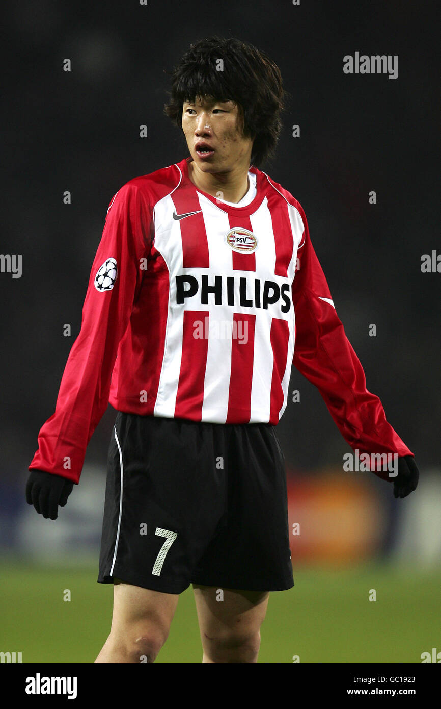 Ji sung park arsenal hi-res stock photography and images - Alamy