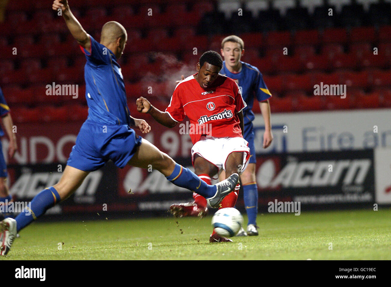 James walker charlton athletic hi-res stock photography and images - Alamy