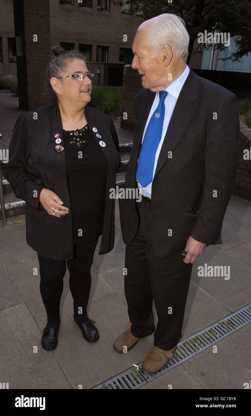 Big Brother contestant Carole Vincent with Tony Benn outside at ...