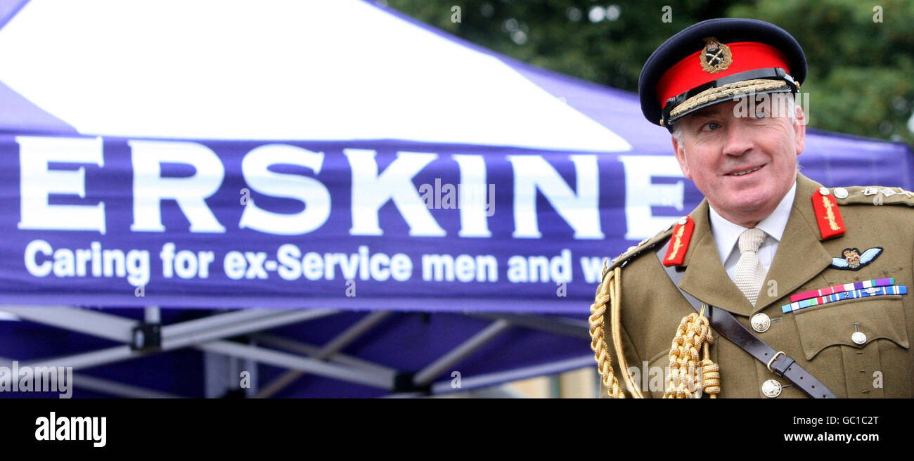 Chief of the General Staff, General Sir Richard Dannatt at the official ...