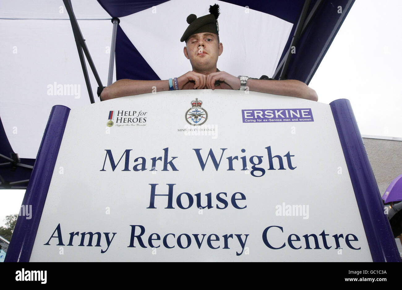 Blind in one eye hi-res stock photography and images - Alamy