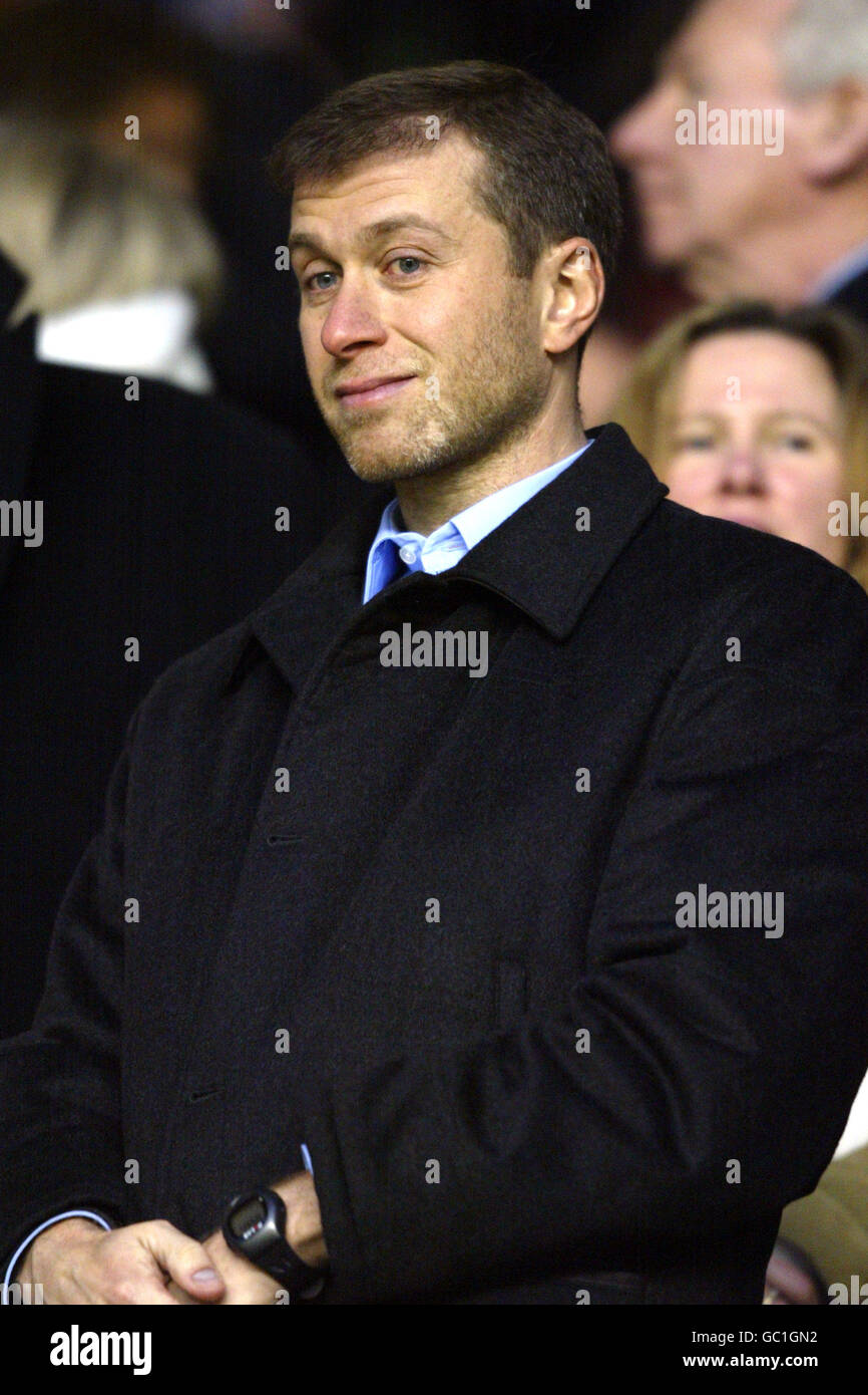 Roman abramovich chelsea arsenal hi-res stock photography and images ...
