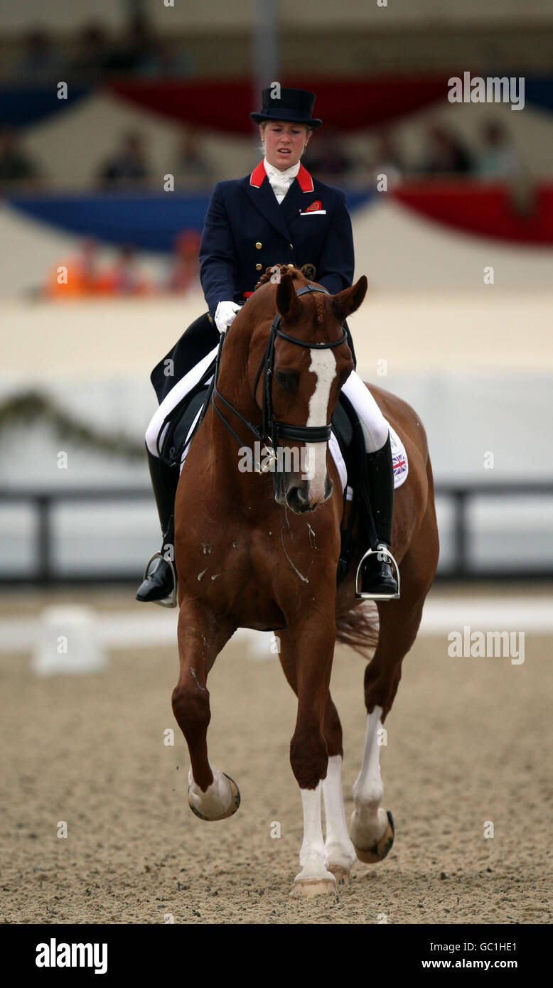Equestrian show jumping attire hi-res stock photography and images - Alamy