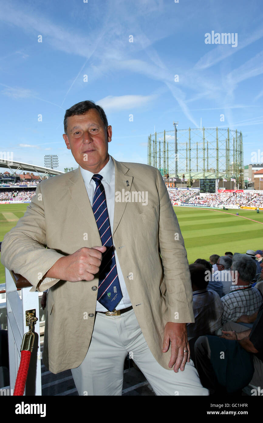 Cricket ashes librarian hi-res stock photography and images - Alamy