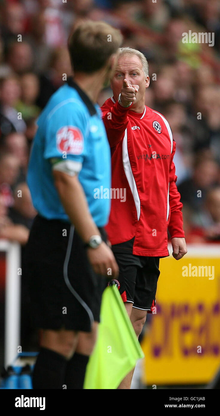 Angry football manager hi-res stock photography and images - Alamy