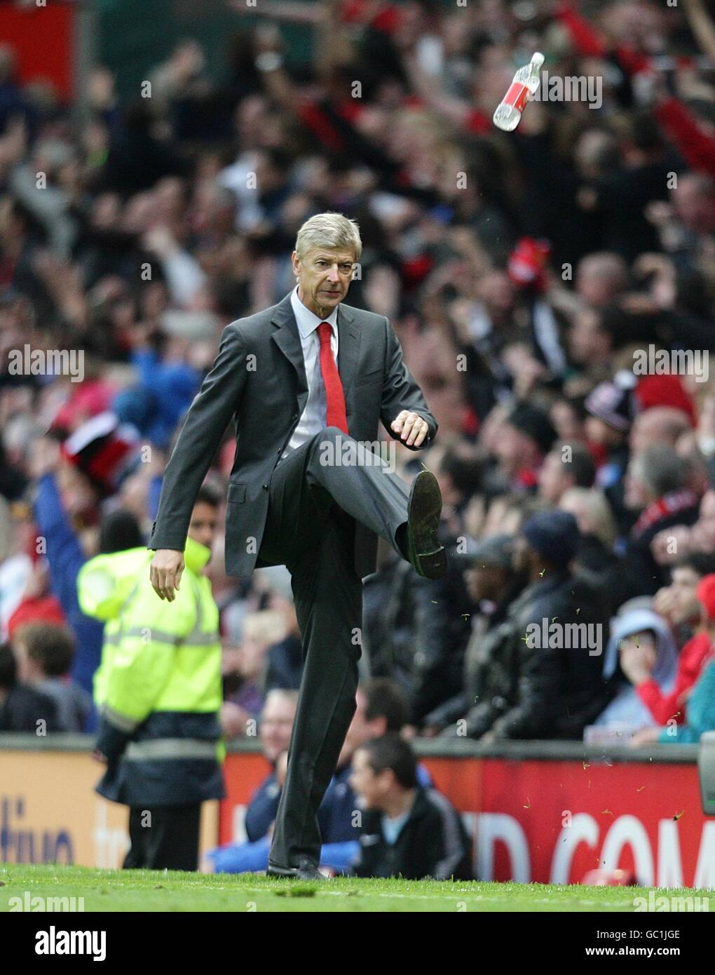 Soccer - Barclays Premier League - Manchester United v Arsenal - Old ...