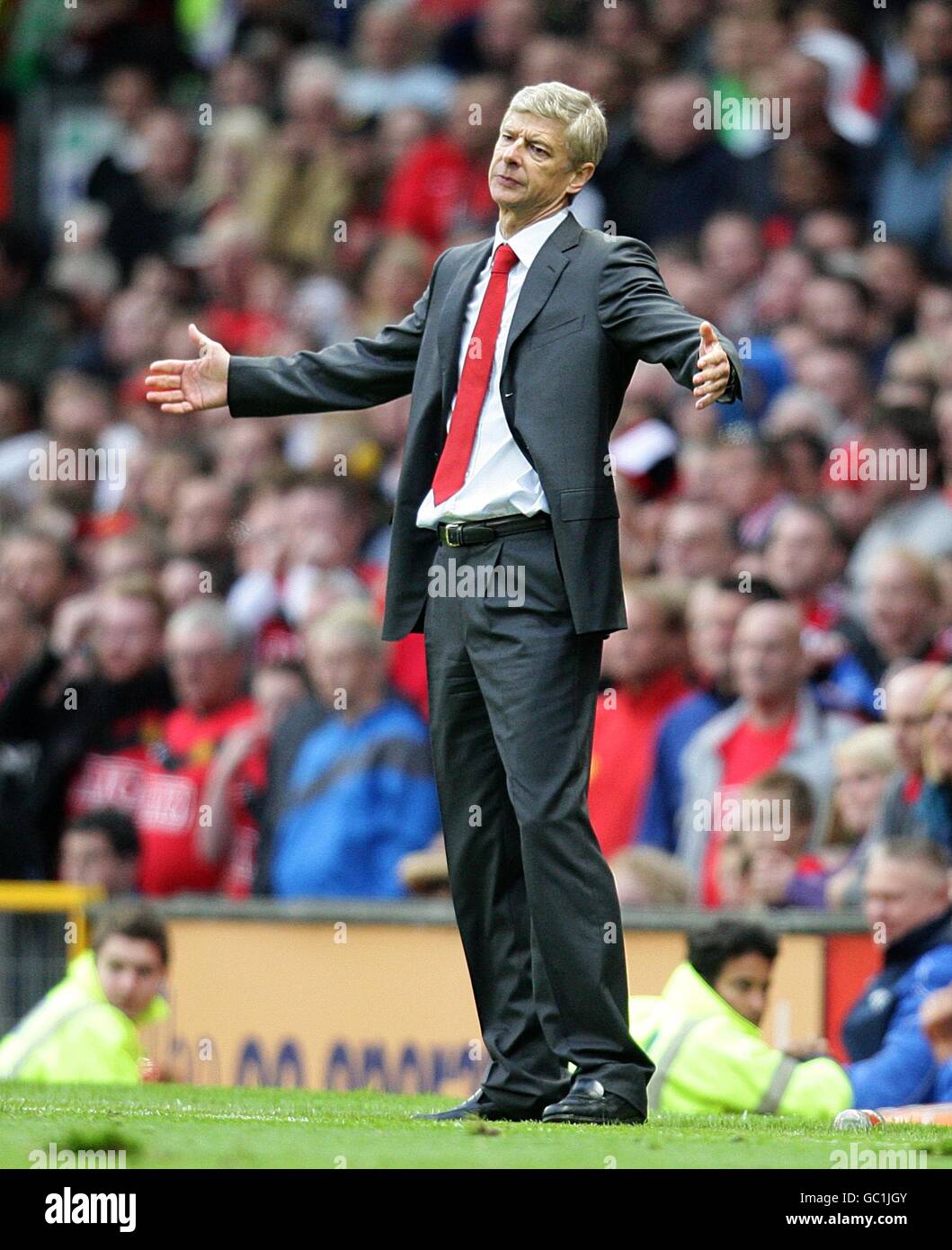 Soccer - Barclays Premier League - Manchester United v Arsenal - Old ...