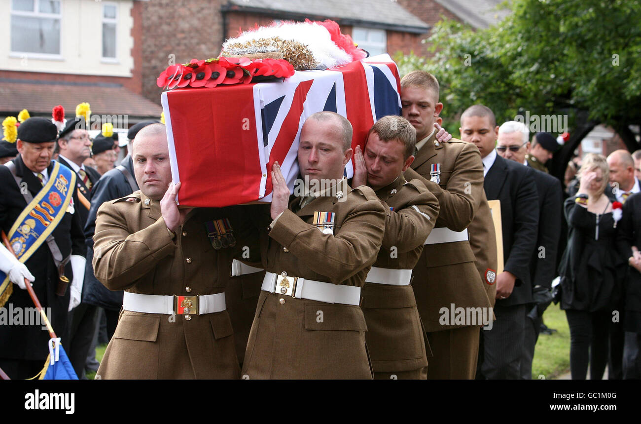 Fusilier Simon Annis funeral Stock Photo - Alamy