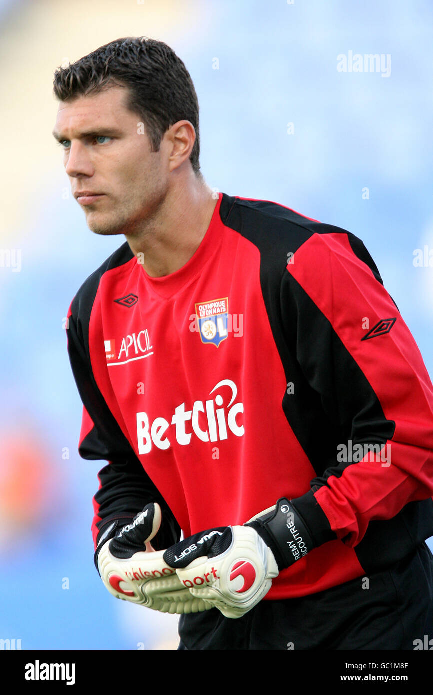Besiktas goalkeeper remy vercoutre hi-res stock photography and images ...