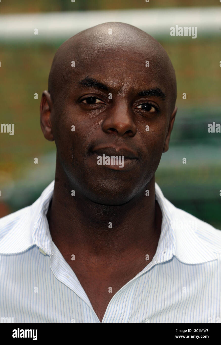 To take penalty against chelsea goalkeeper dave beasant hi-res stock ...