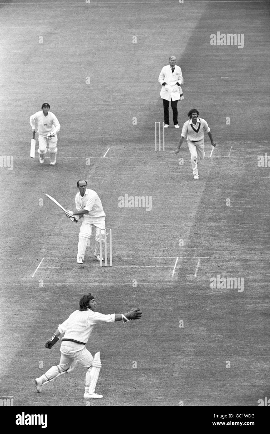 Wicket keeper rodney marsh looks on hi-res stock photography and images ...
