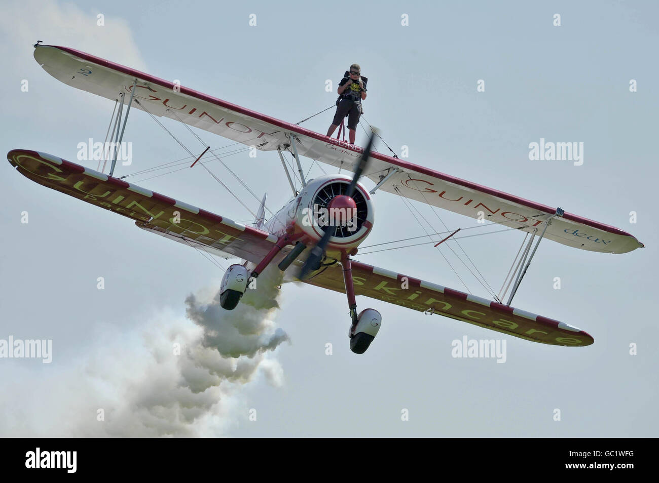 Wingwalk record hi-res stock photography and images - Alamy