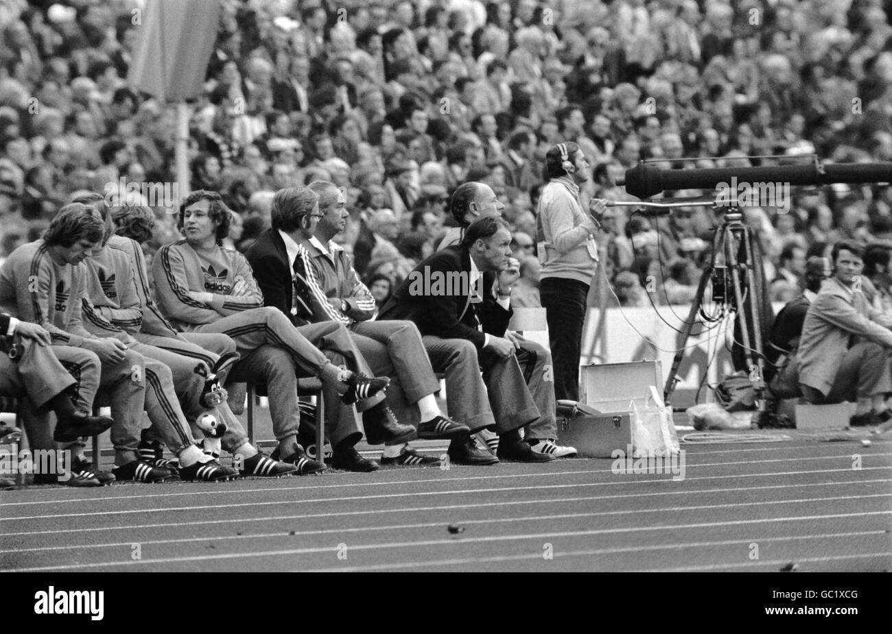 Sidelines soccer Black and White Stock Photos & Images - Alamy