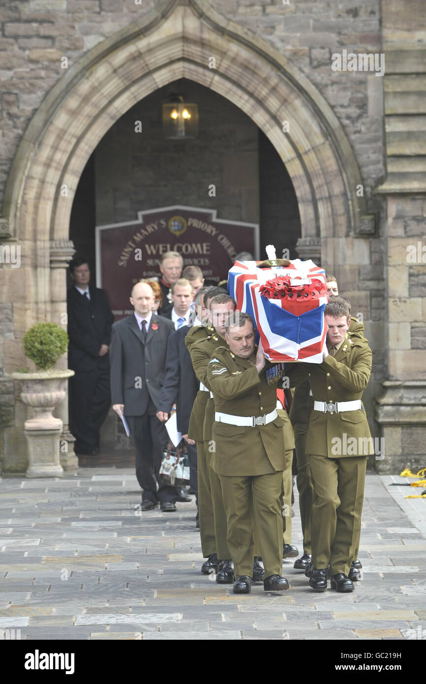 The coffin of richard hunt hi-res stock photography and images - Alamy