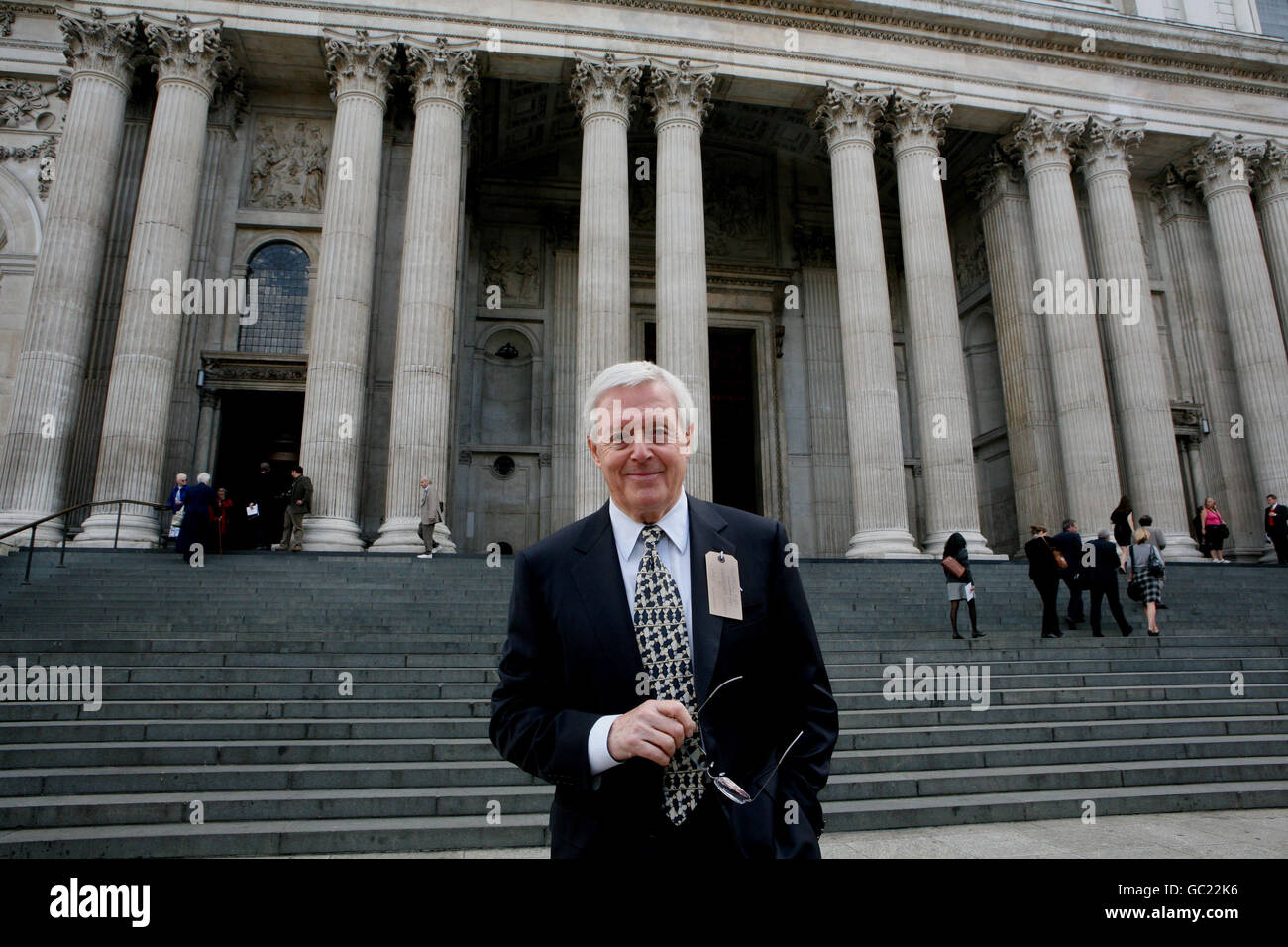 TV presenter Michael Aspel, who was an evacuee at St Paul's Cathedral ...