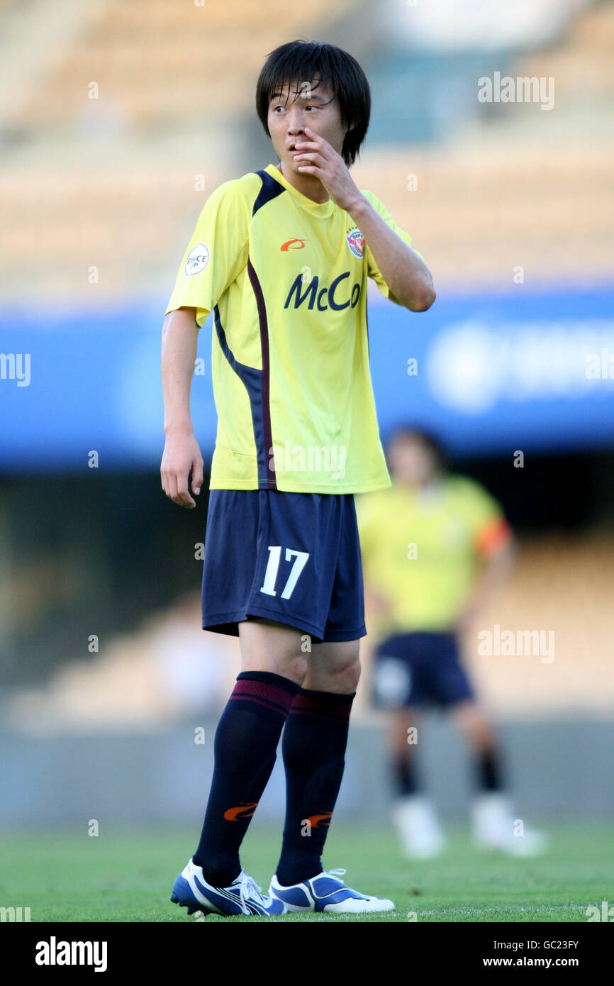 Soccer - Peace Cup 2009 - Juventus v Seongnam - Chaplin Stadium. Kim ...