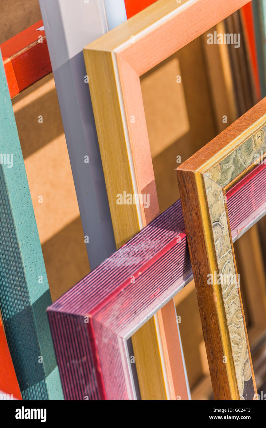 Empty picture frames hi-res stock photography and images - Alamy