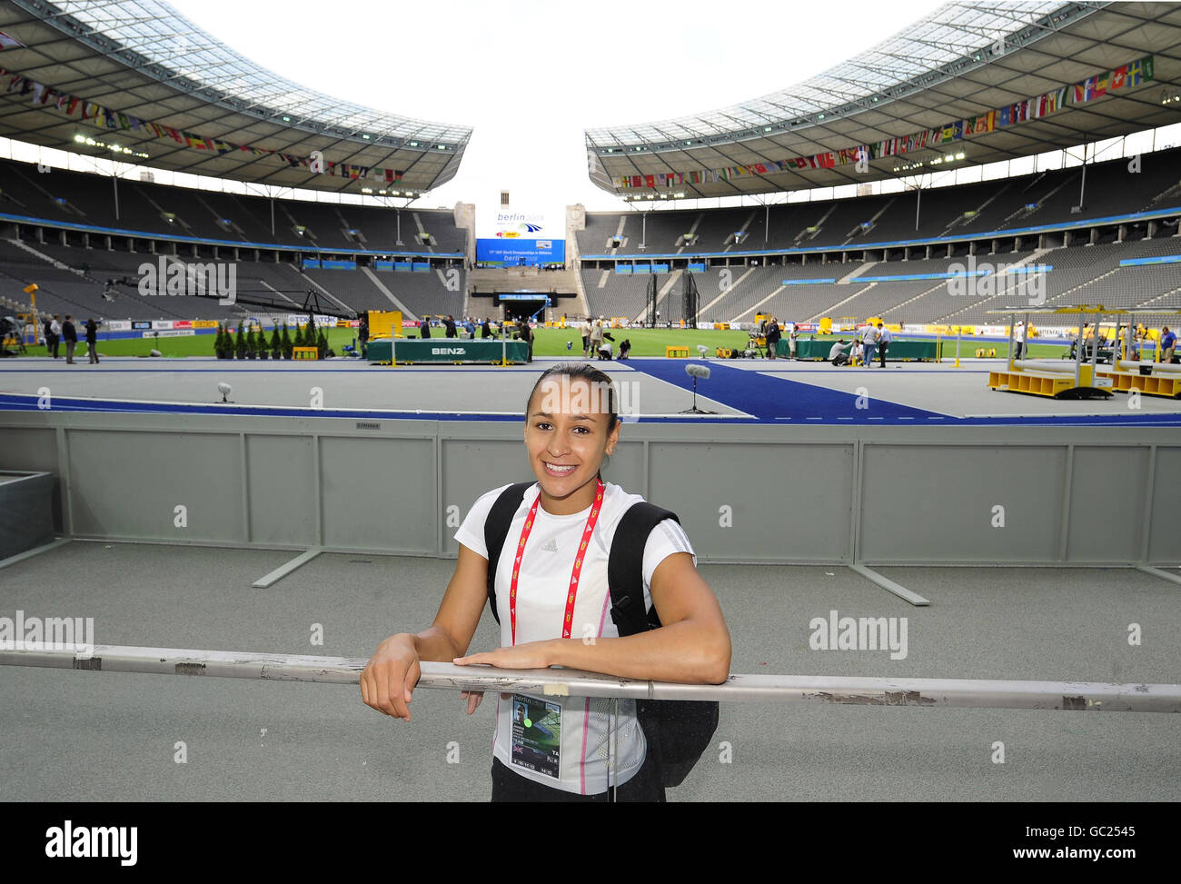 Great britains jessica ennis poses photo inside olympic stadium hi-res ...