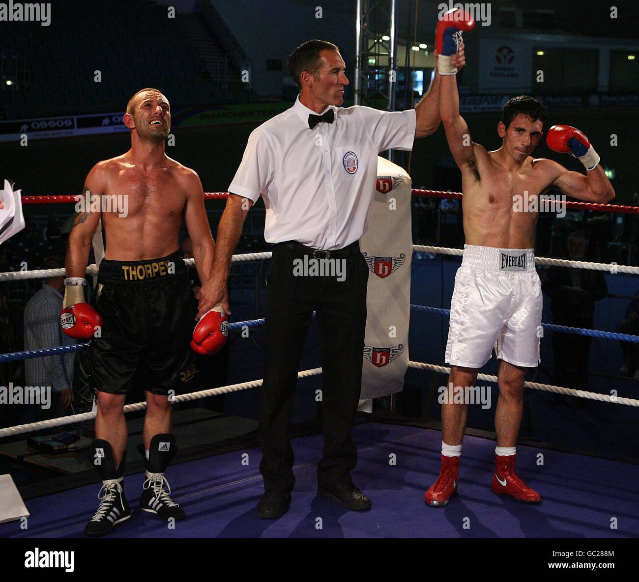 Alex Dilmaghani (right) celebrates his win over Daniel Thorpe during ...