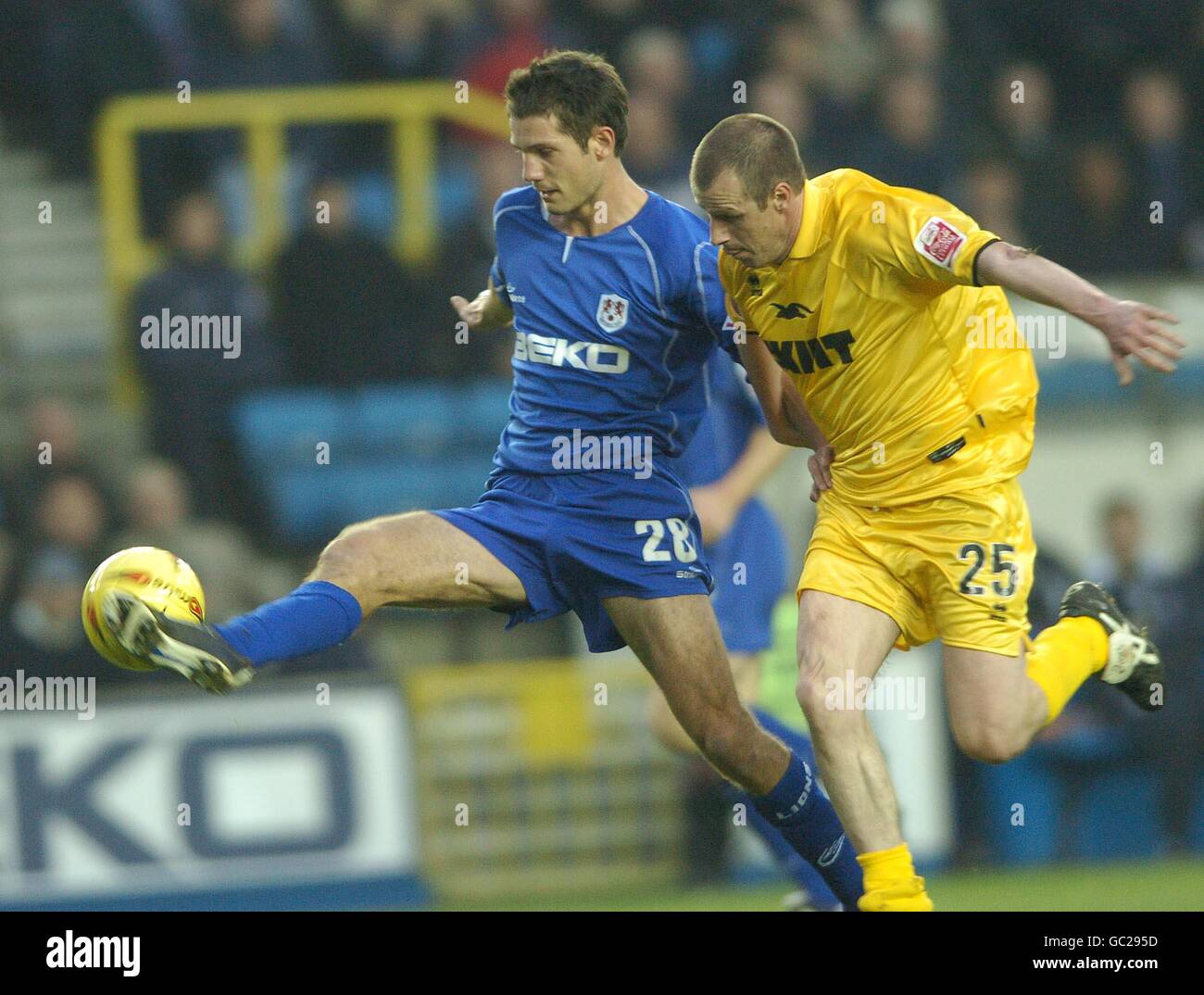 Millwalls mark phillips closes down brighton hove albions steve ...